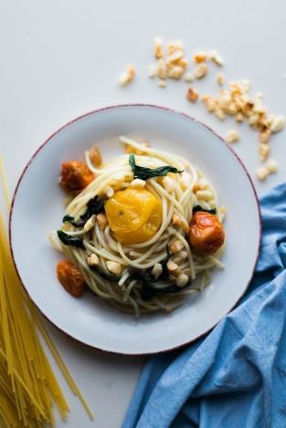 Tomato Basil Pasta with Macadamia Nuts – Hawaiian Host X Mauna Loa